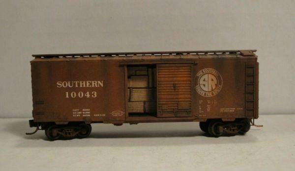 N Scale Micro Trains Southern Custom Weathered 40 ' Box Car W/load ...