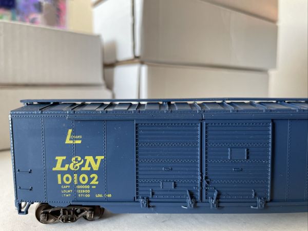 HO SCALE 50’ ATHEARNN BOXCAR L&N RD 10102. | #67702028