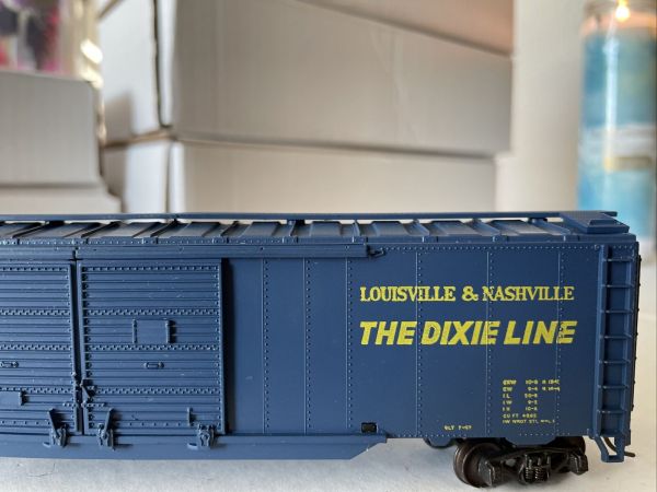 HO SCALE 50’ ATHEARNN BOXCAR L&N RD 10102. | #67702028