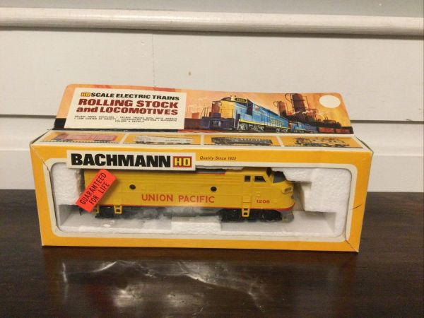 Bachmann HO Scale Union Pacific 1206 Diesel Locomotive Train Engine ...