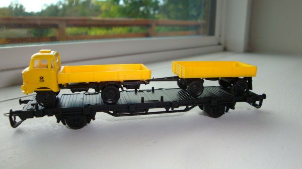 Berliner Bahnen TT Flat Bed Car With Yellow Wagon Truck Load 1:120 ...