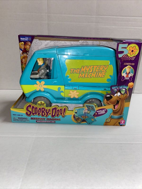 Scooby - Doo 50th Anniversary Mystery Machine Playset With Fred Action ...