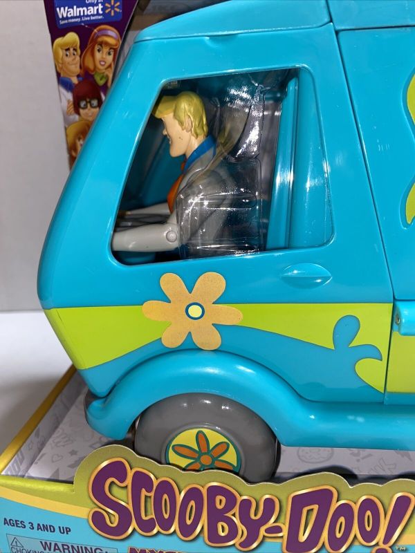 Scooby - Doo 50th Anniversary Mystery Machine Playset With Fred Action ...