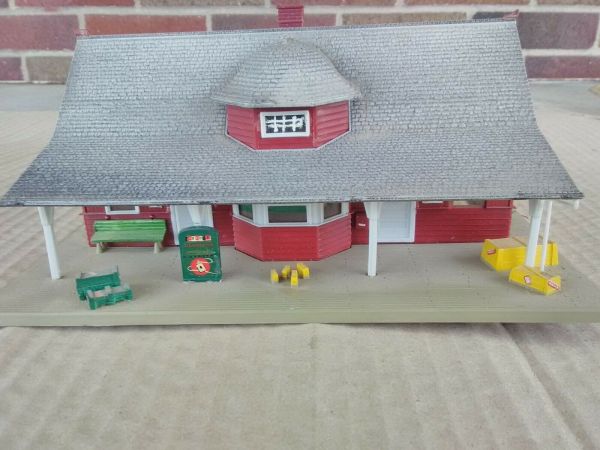 VINTAGE REVELL TOWN GAS/TRAIN STATION HO SCALE RED BRICK BUILDING TRAIN ...