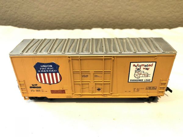 Bachmann HO Scale Union Pacific 40’ Hi Cube Box Car | #68071718