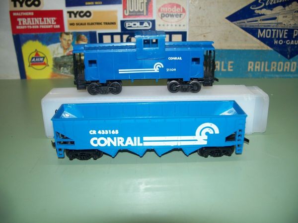 HO SCALE TYCO LIFE LIKE CONRAIL CABOOSE AND 4 BAY HOPPER CAR [8 ...