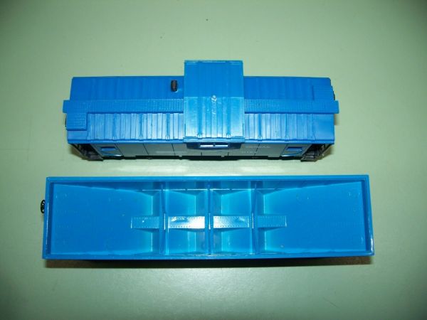 HO SCALE TYCO LIFE LIKE CONRAIL CABOOSE AND 4 BAY HOPPER CAR [8 ...