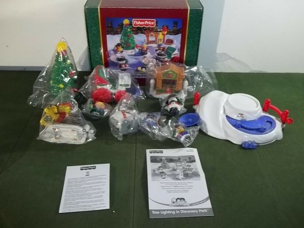 Fisher Price Little People Tree Lighting In Discovery Park Complete ...