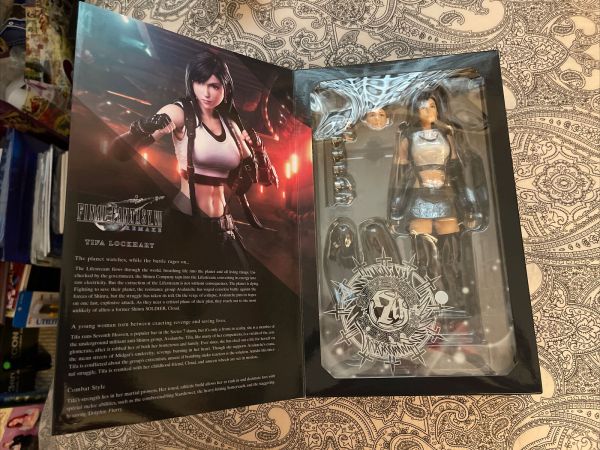 Tifa Lockhart - Final Fantasy VII Remake - Play Arts Kai Authentic ...