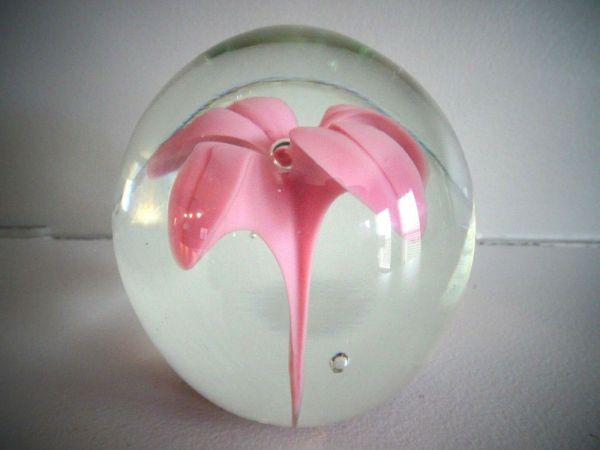 1971 Signed RH Robert Hamon LAMPWORK Pink Flower Paperweight Limited ...