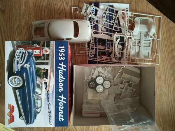 MOEBIUS Models - 1953 - Hudson Hornet - 1;25th Scale - Model Kit ...