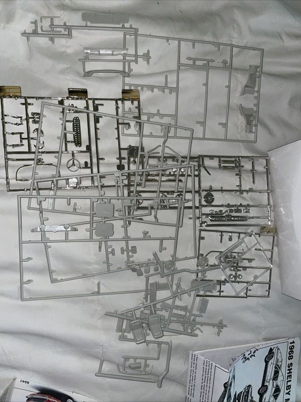 AMT 6541 1968 FORD MUSTANG SHELBY GT - 500 1/25 MODEL CAR MOUNTAIN Kit ...
